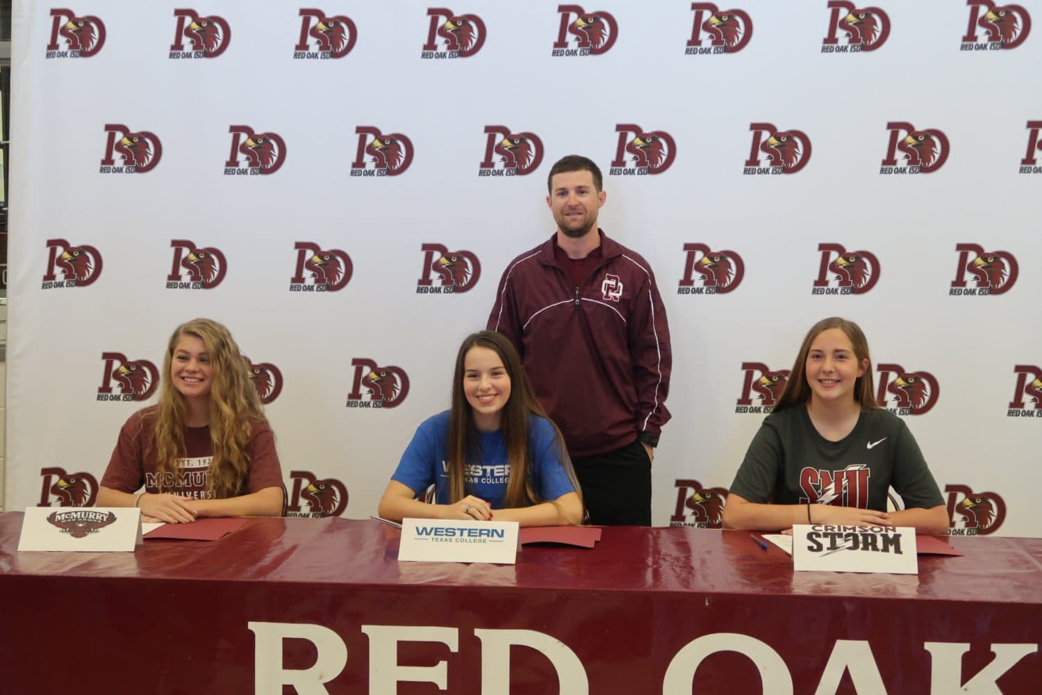 Red Oak High School Athletes Sign Letters Of Intent - Focus Daily News