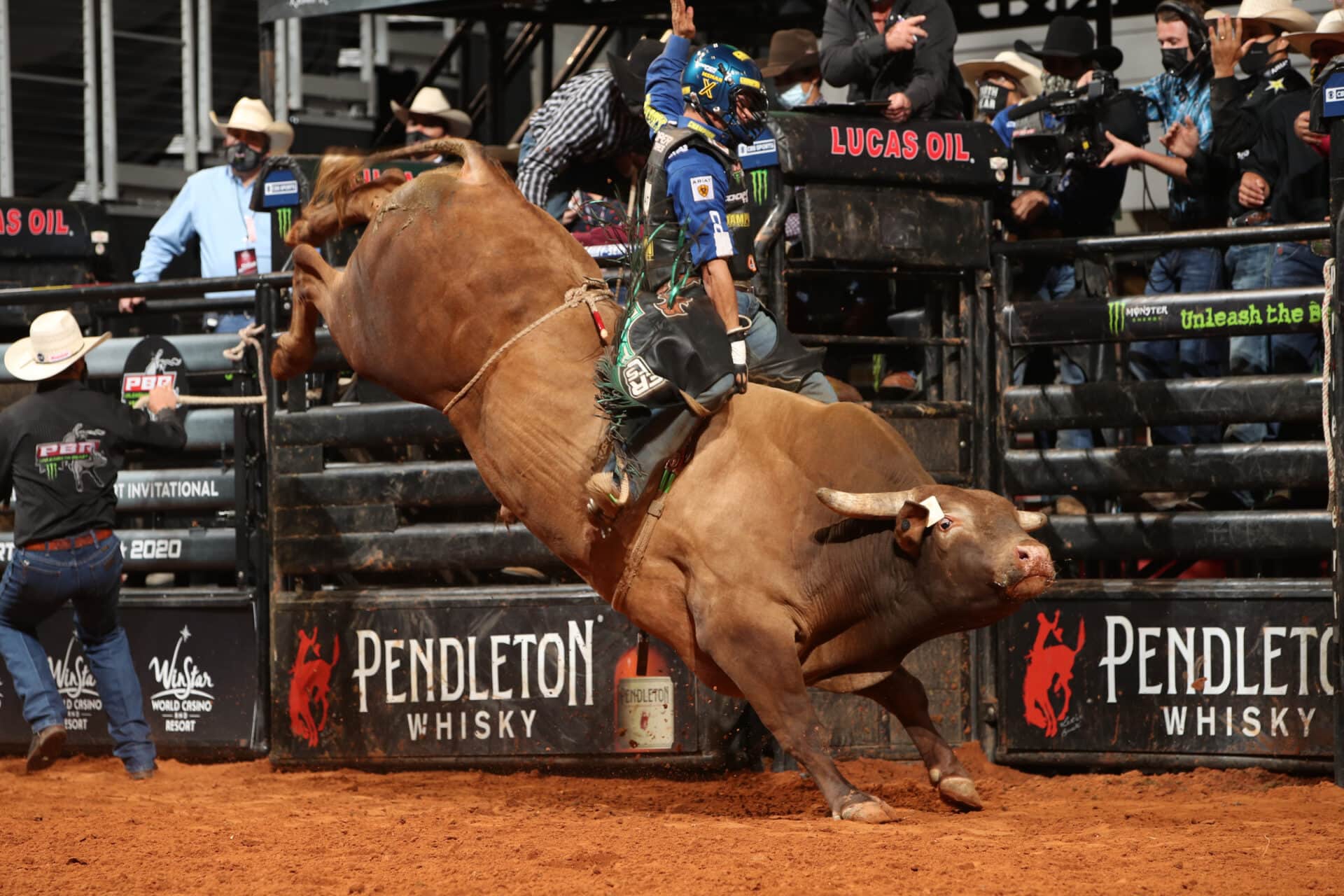 2016 PBR World Champion Cooper Davis Dominates On Opening Night