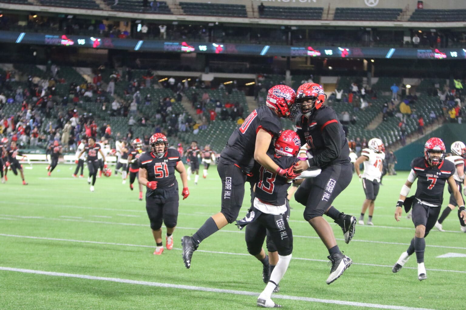 Cedar Hill Football Advances To State Semifinals By Winning Overtime ...