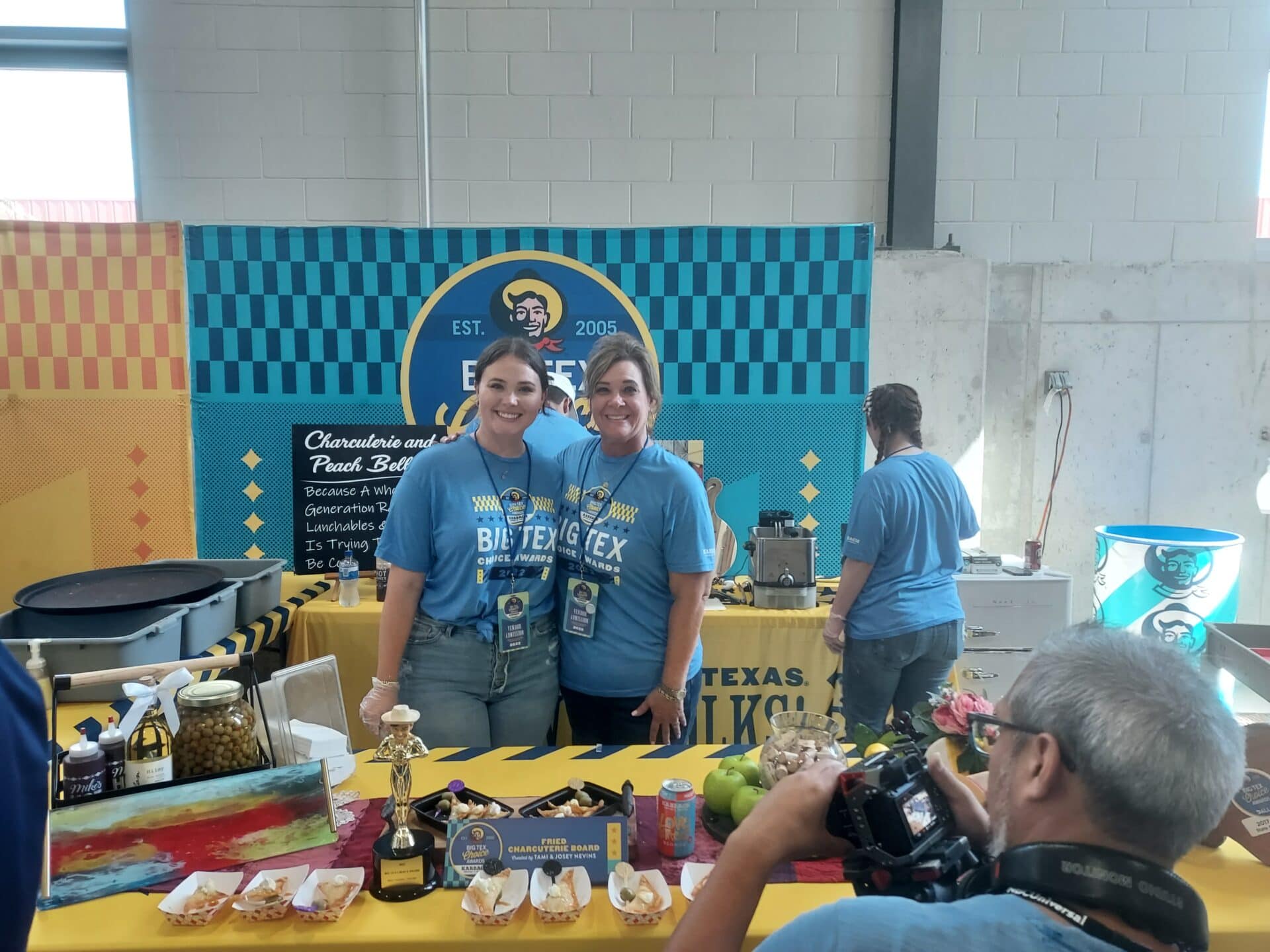 State Fair Calories Don't Count! Can't Miss Foods In 2022 - Focus Daily ...