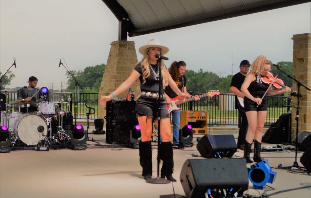 Summer Beats Concert Showcases Midlothian’s Country Rising Star Amanda ...